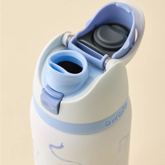 owala | Dining | Owala Uo Exclusive Freesip 32 Oz Bow Water Bottle ...